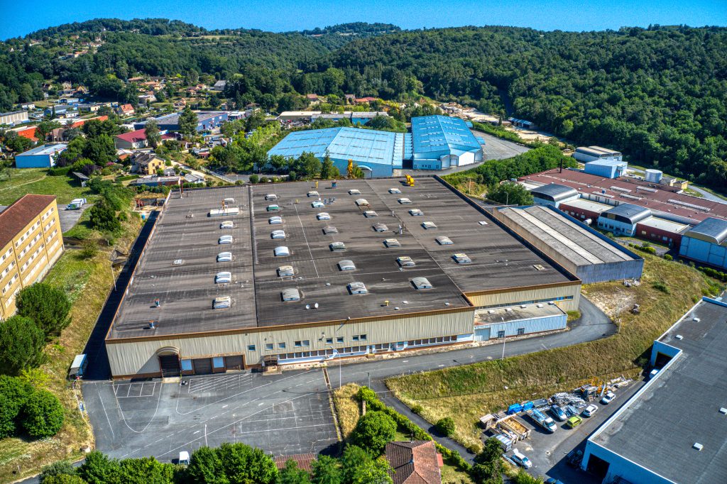 France Tabac : un studio, une école et une ressourcerie dans l’ancienne ...